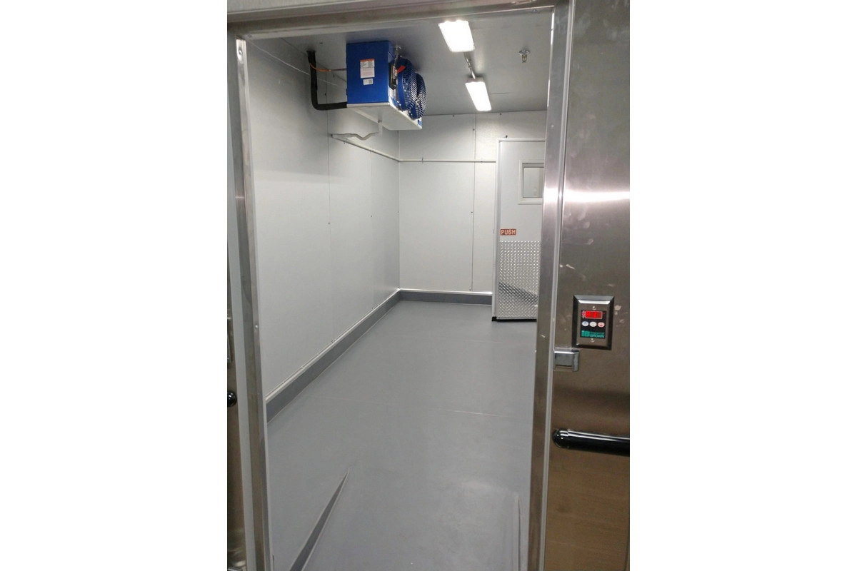 Custom Walk-In Floor - Dine Company